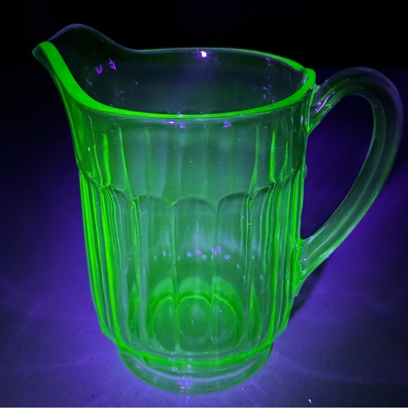 Vintage | Kitchen | Vintage Green Depression Uranium Glass Pitcher 6 ...